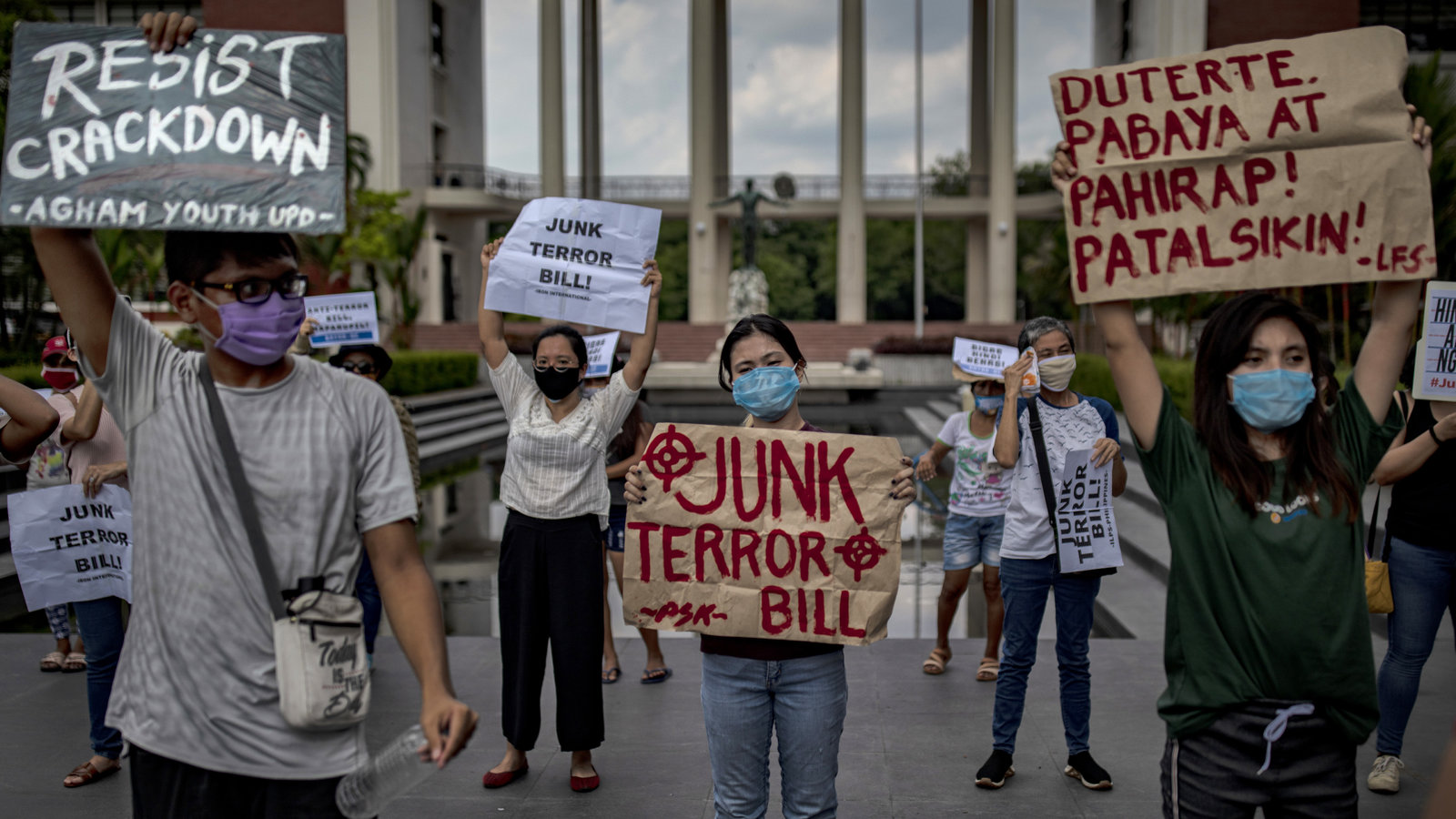 Anti-Terrorism Bill submitted to Palace, Duterte to decide | PLN Media