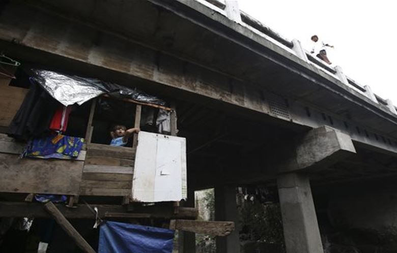 Duterte orders immediate housing for settlers under bridges in QC | PLN ...