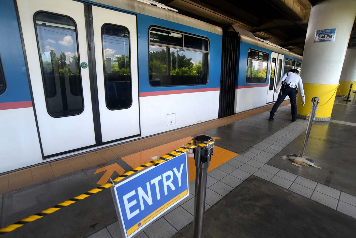 MRT3 halts operations after ticket sellers tested positive for COVID-19 ...