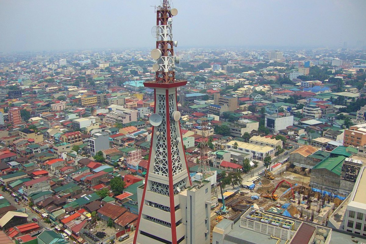 PLDT, Smart secure 661 permits to build cell sites | PLN Media