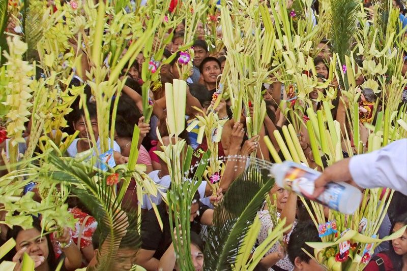 'Pahalik' allowed this Holy Week | PLN Media