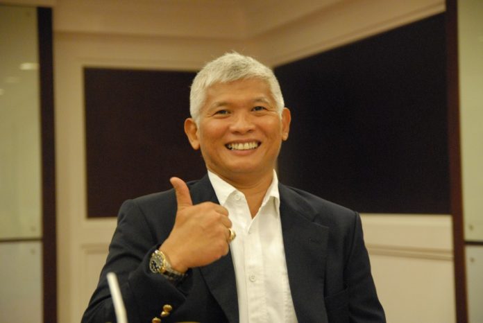 "Bad guys out" immigration chief discovers "bad guys" his own office ...