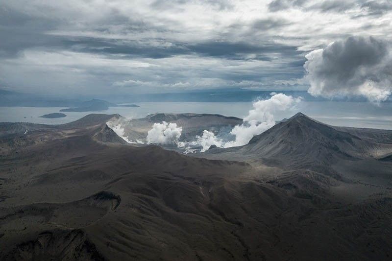 Taal Volcano records 2 phreatomagmatic bursts | PLN Media